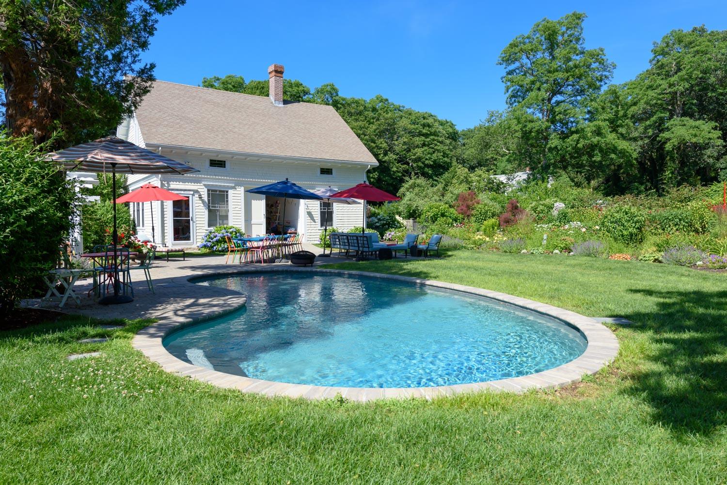 Pool-Side Staging: Maximizing Outdoor Space - Robert Paul Properties